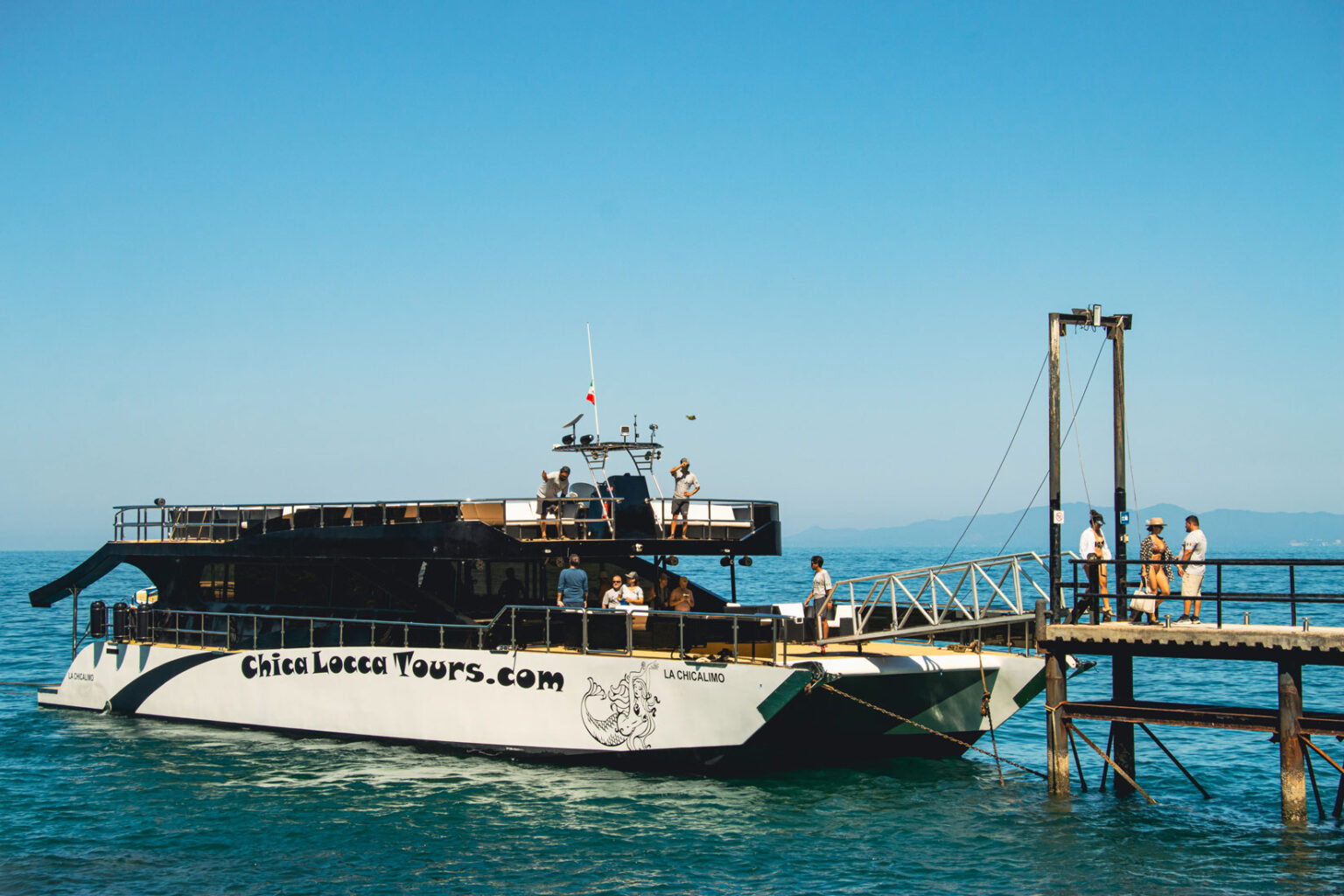 Chica Mega Yacht Limousine of the Sea 2 - Private Yacht Charter